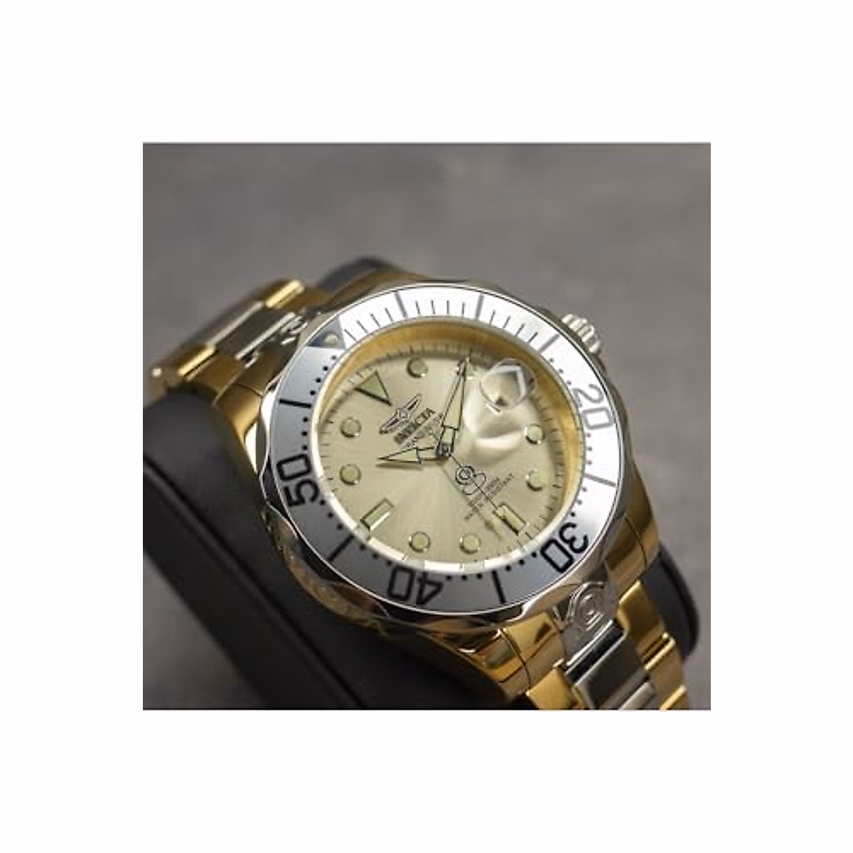 Invicta Men's 16038SYB Pro Diver Analog Display Automatic Two Tone Watch