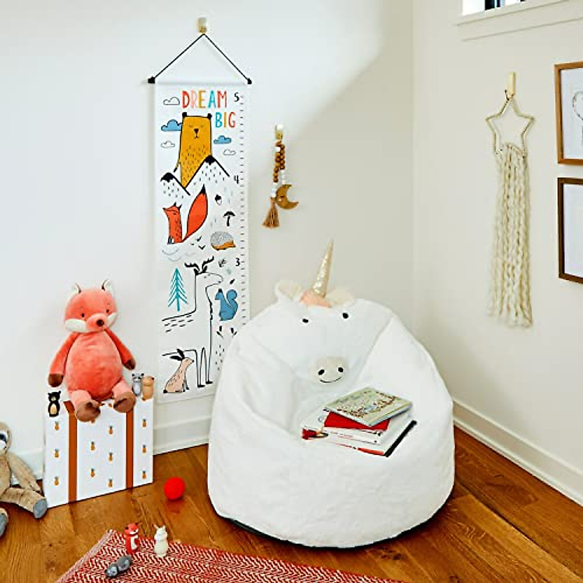 Command Medium Decorative Wall Hooks, Damage Free Hanging Wall Hooks with Adhesive Strips, No Tools Wall Hooks for Hanging Decorations in Living Spaces, 1 Satin Brass Hook and 2 Command Strips