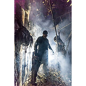 Froggy's Fog Halloween and Party Fog Fluid, High Output Long-Lasting Fog Juice for 400-1500 Watt Water-Based Fog Machines, Great for Pro and Home Haunters, Theatrical Effects, DJs, and More, 1 Quart