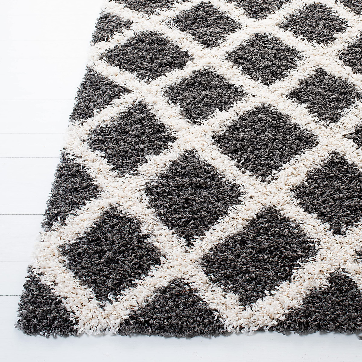 SAFAVIEH Dallas Shag Collection Area Rug - 8' x 10', Dark Grey & Ivory, Trellis Design, Non-Shedding & Easy Care, 1.5-inch Thick Ideal for High Traffic Areas in Living Room, Bedroom (SGDS258A)