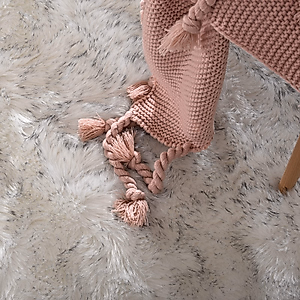 Goolela Sheepskin Rug 4x6 Faux Fur Rug White and Grey Tips Rug Fluffy Carpet Shag Rug for Living Room Bedroom Washable Fuzzy Rug Teen Room Decor Home Decor Large Rug, Sheepskin