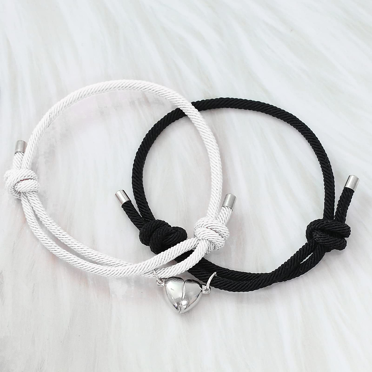 Dlihc 2pcs Couples Bracelets for Women Men, Heart Bracelets for Couples, Black and White Matching Bracelets for Best Friend Boyfriend and Girlfriend
