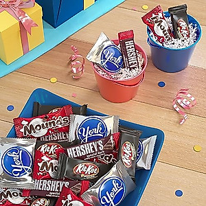 Hershey Assorted Dark Chocolate Flavored Snack Size, Candy Party Pack, 32.89 oz