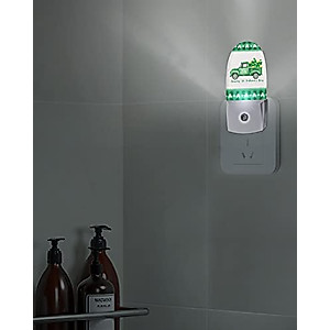 St. Patrick's Day Night Light, LED Plug in Night Light, Green Black Checkered Truck Lucky Clover Gold Night Lights with Dusk to Dawn Sensor Decorative Kids/Adults Nightlight for Bedroom Bathroom