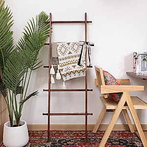 HYBDAMAI Blanket Ladder, 5-Tier Wooden Quilt Stand, Decorative Ladder Shelf, Farmhouse Ladder Blanket Holder, Wall Leaning Blanket Ladder Towel Storage Rack for Living Room, Brown