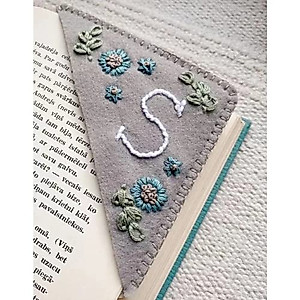 2023 New Style Bookmark Hand Embroidered Corner Bookmark, Season Topic Flower Letter Embroidery Bookmarks, Felt Triangle Page Corner Handmade Bookmark, Felt Triangle Bookmark (Summer)