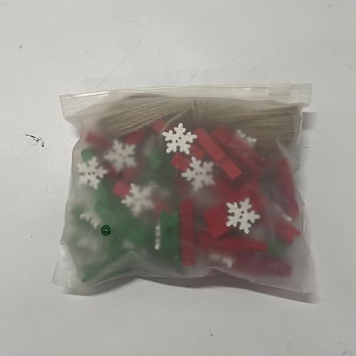 Souarts Pack of 50pcs Christmas Clips, Snowflake Red Wood Clothespins for Game Favors Craft, Wood Clips Set for Card Paper Photo Photography Activity (Red)