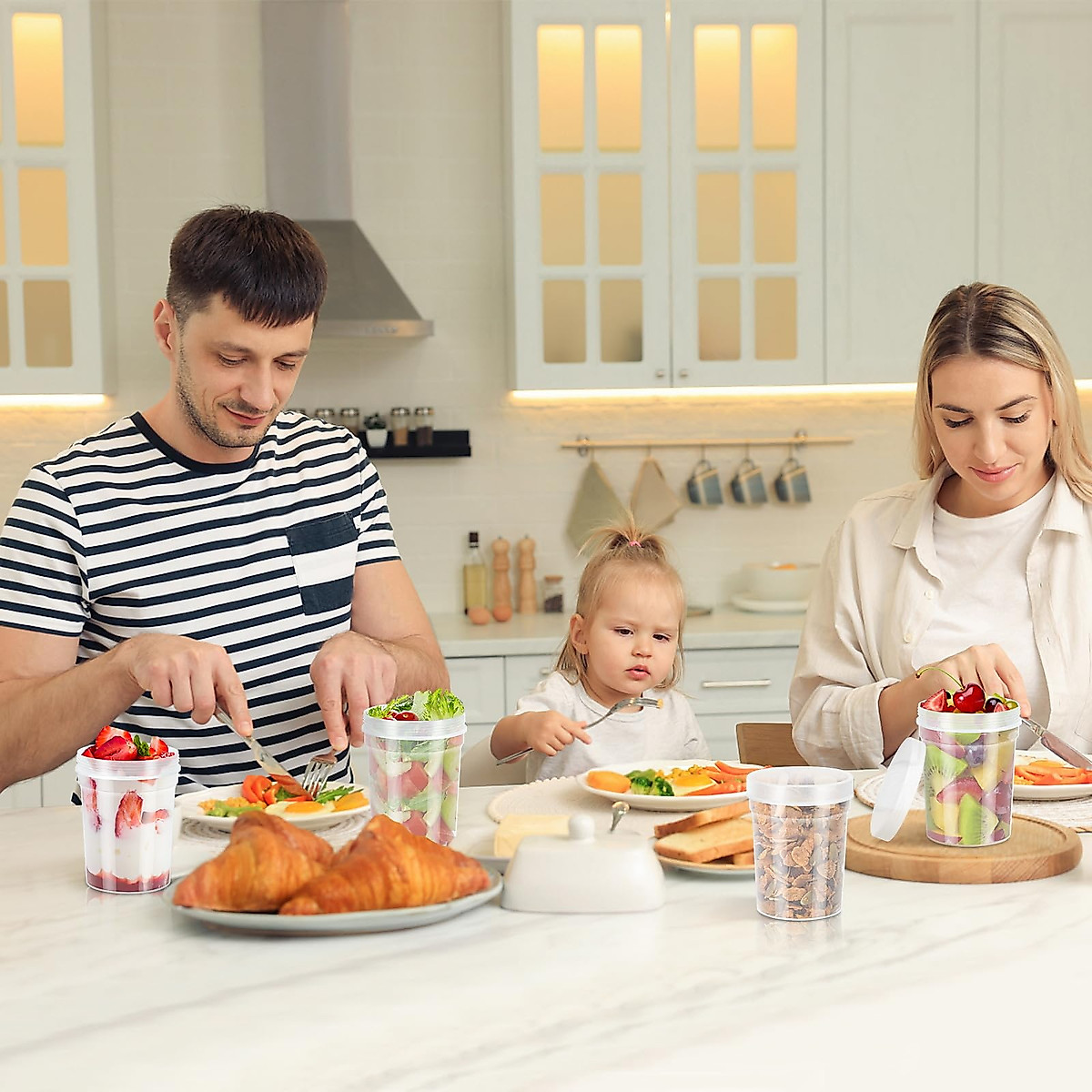 LEAWALK 32 oz Twist Top Deli Containers,Freezer Food Storage Containers With Lids,Plastic Soup Containers With Lids BPA Free,Leak Proof,Stackable,Microwave Dishwasher Safe-3 Pack