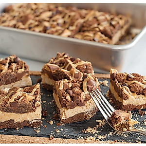 Nordic Ware Natural Aluminum Commercial Cake Pan with Lid, Rectangle Pan with Lid Silver, 9 x 13