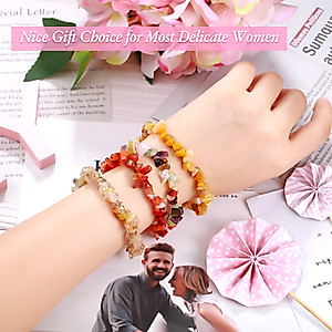 Hicarer 20 Pieces Crystal Chip Bracelets Bulk Natural Gemstone Chakra Bracelets Crystal Stretch Chip Stones Bracelets for Women Reiki Yoga Anxiety