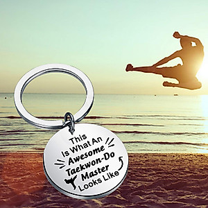 PENQI Martial Arts Jewelry Taekwondo Gift Taekwondo Lover Gift This is What an Awesome Taekwon-Do Master Looks Like Keychain Taekwondo Coach Student Gift (K-Taekwon-Do)