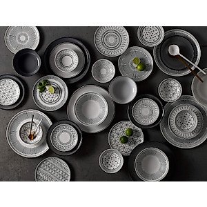 Royal Doulton Charcoal Grey Accent Plates, 6", Multicolor