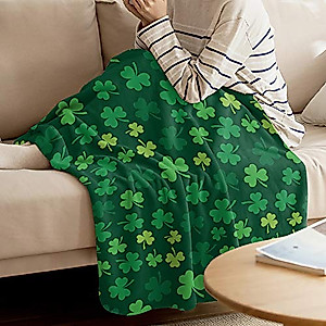 Aomike Flannel Fleece Throw Blanket for Couch- 39" x 49", St. Patrick's Day Green Shamrocks Blanket Super Soft Cozy Plush Microfiber Fluffy Blanket Lightweight Warm Bed Blanket