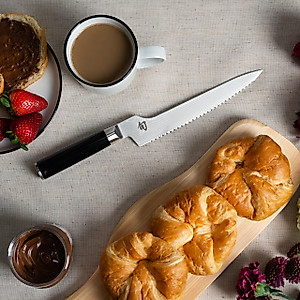 Shun Cutlery Classic Offset Bread Knife 8.25”, Long Serrations Glide Through Bread, Ideal for Cakes and Pastries, Authentic, Handcrafted, Japanese Serrated Kitchen Knife