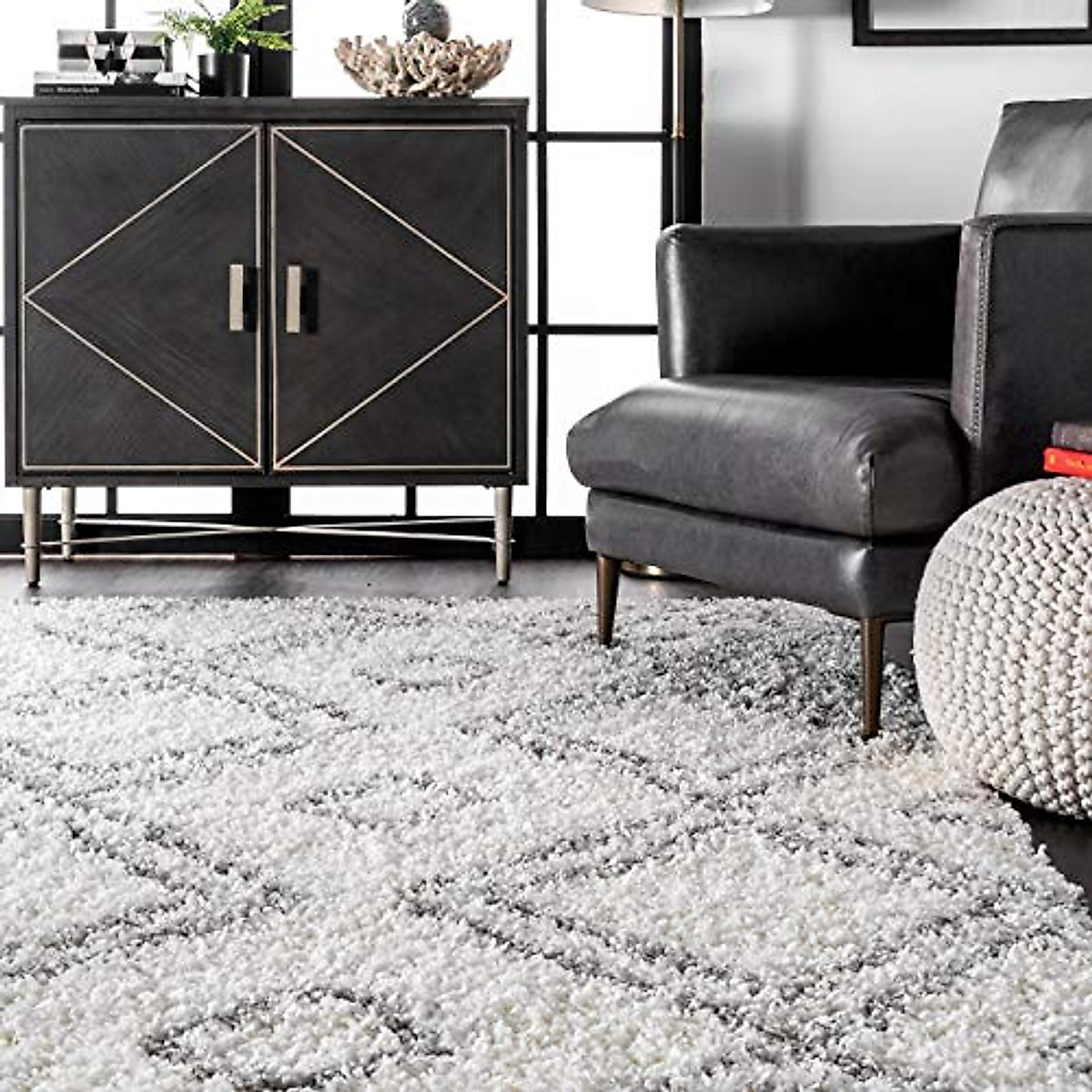 nuLOOM Iola Geometric Shag Area Rug, 6' 7" x 9', White