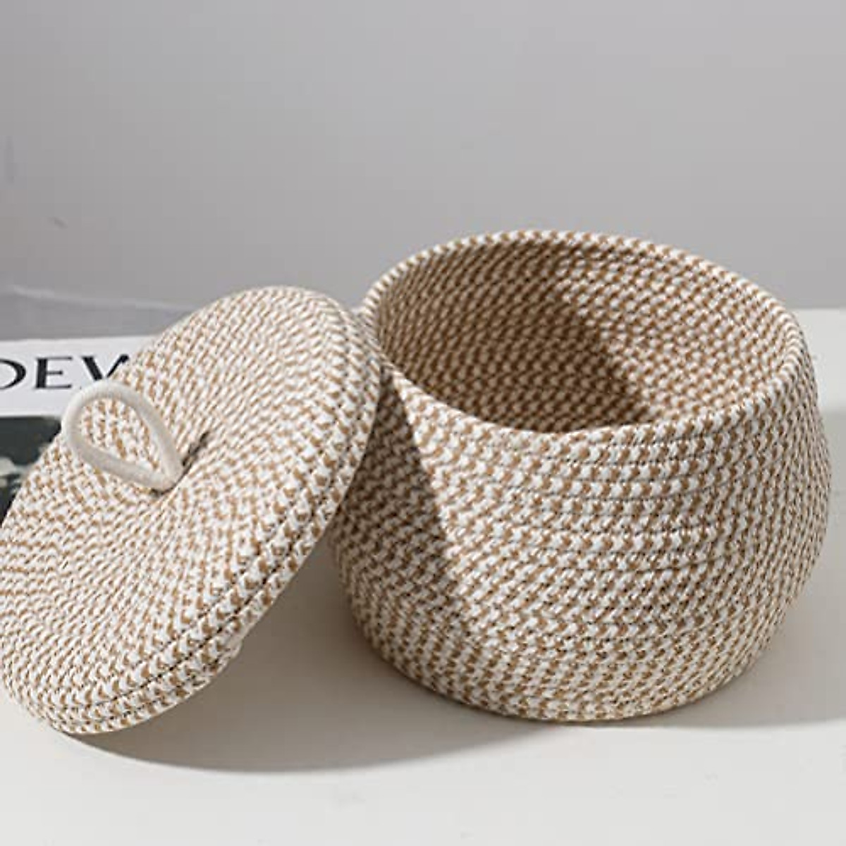 Woven Baskets Woven Wastebasket Cotton Rope Trash Can Tabletop Garbage Cans Wicker Waste Basket with Lid Decorative Countertop Container for Laundry Utility Home Office Decor