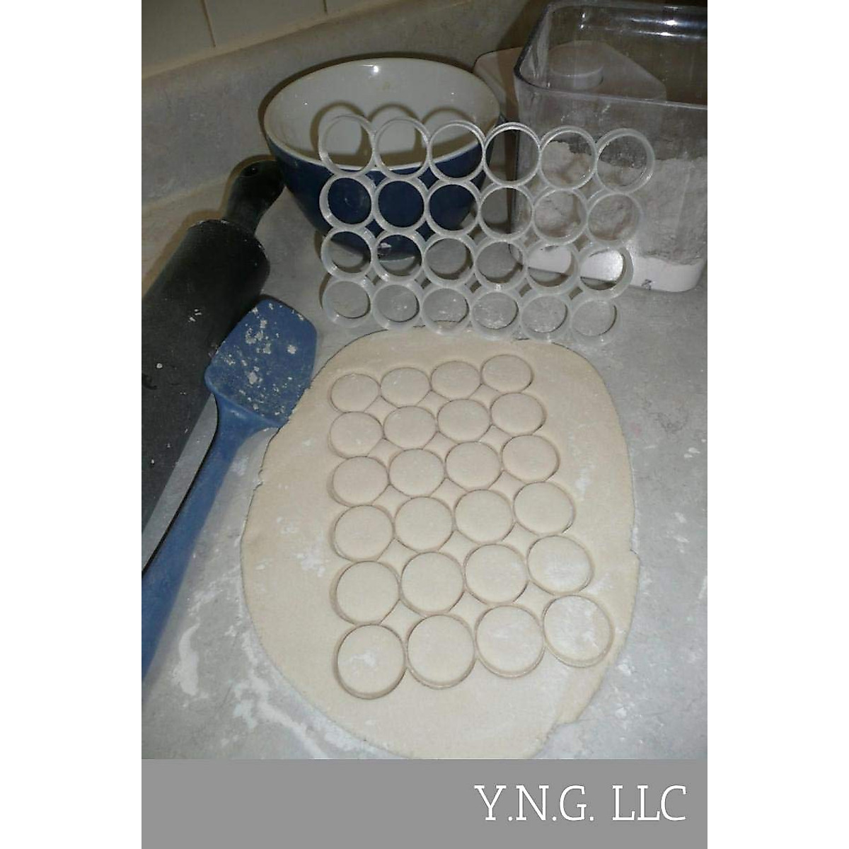 24 CIRCLES COOKIE CUTTER GRID 1.25 INCH DIAMETER WAFER EUCHARIST SACRAMENT MADE IN USA PR2895