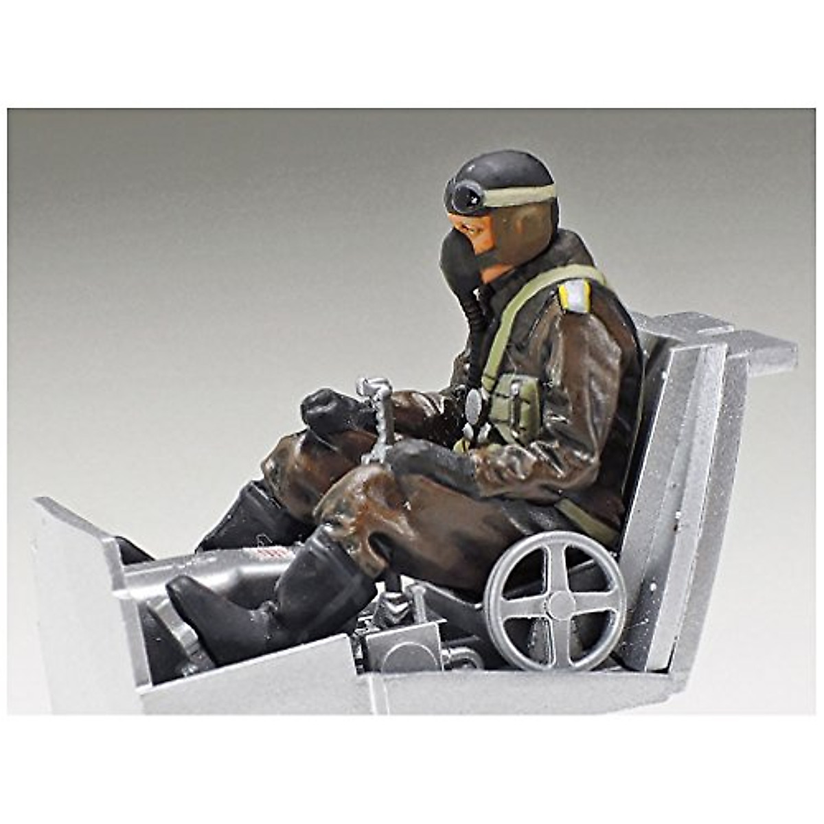 Tamiya 61117 1/48 Messerschmitt BF 109 G-6 Plastic Model Airplane Kit