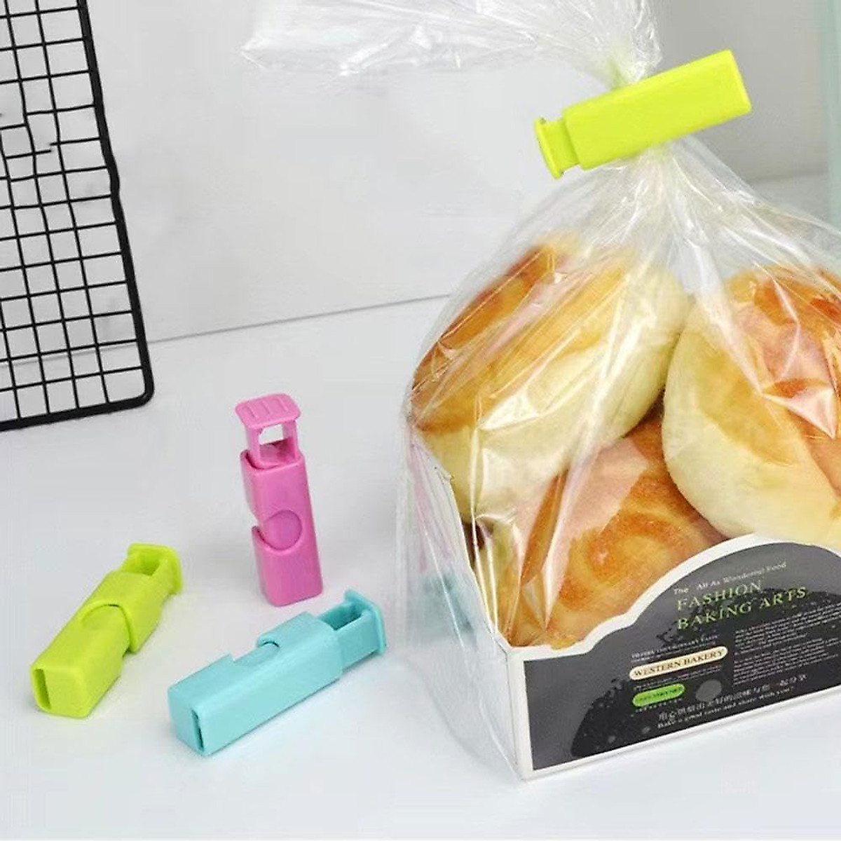 Generic Bag Clips, 5PCS Squeeze and Lock Bread Bag Clips for Food Storage, Reusable Plastic Bag Clips, Snack Bread Clips for Bags, 1 Seconds Easy-to-Use Bread Bag Closures Food Container Sets (Blue)