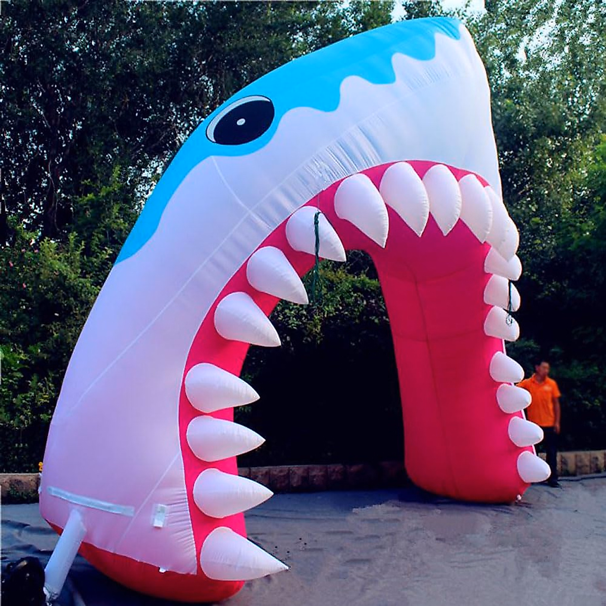 Inflatable Shark Mouth Arch Inflatable Shark Archway Entrance 13ftx13ft with Blower for Sea World Event Birthday Party Ocean Theme Decoration