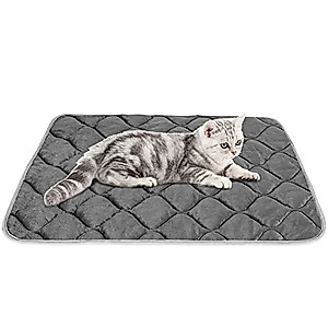 ULIGOTA Self Heating Cat Mat Thermal Pet Bed Mat Self-Warming Pet Crate Pad