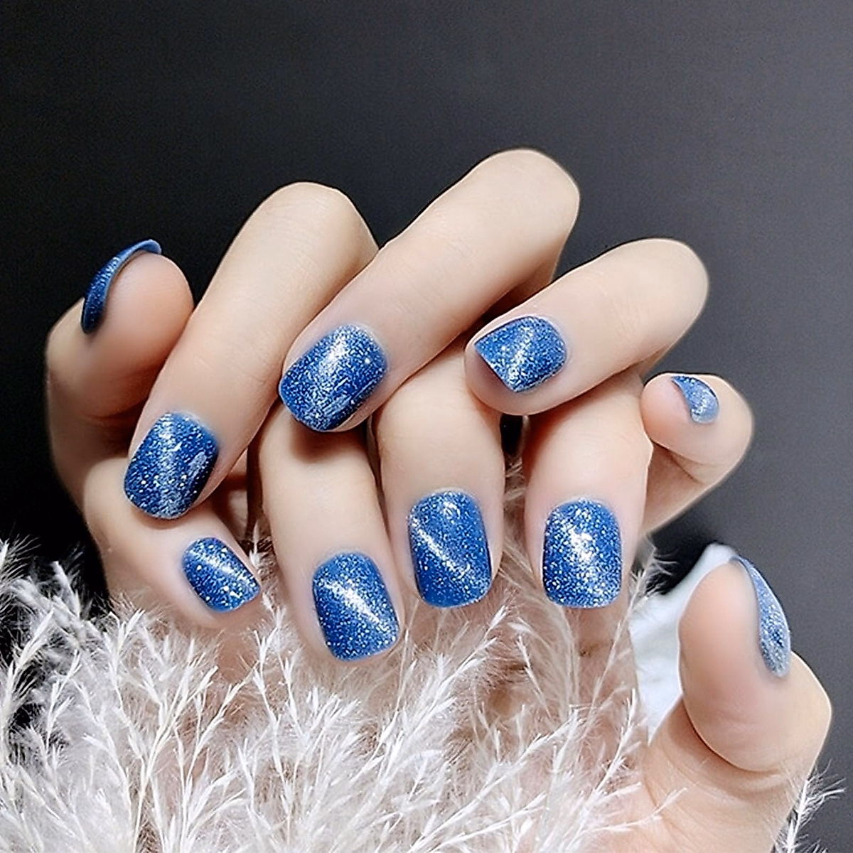 Short Press on Nails Medium Almond Cat Eye Fake Nails False Nails with Glitter Sparkly Designs Blue Full Cover Acrylic Nails Light Luxury and Glossy Artificial Nails for Women 24Pcs