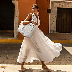 FIGESTIN Duffle Bag Womenn travel l Bag, Weekender Bag for Women Sport Gym Bag Lightweight Carry On Bag Overnight Bag for Women/Girls Beige