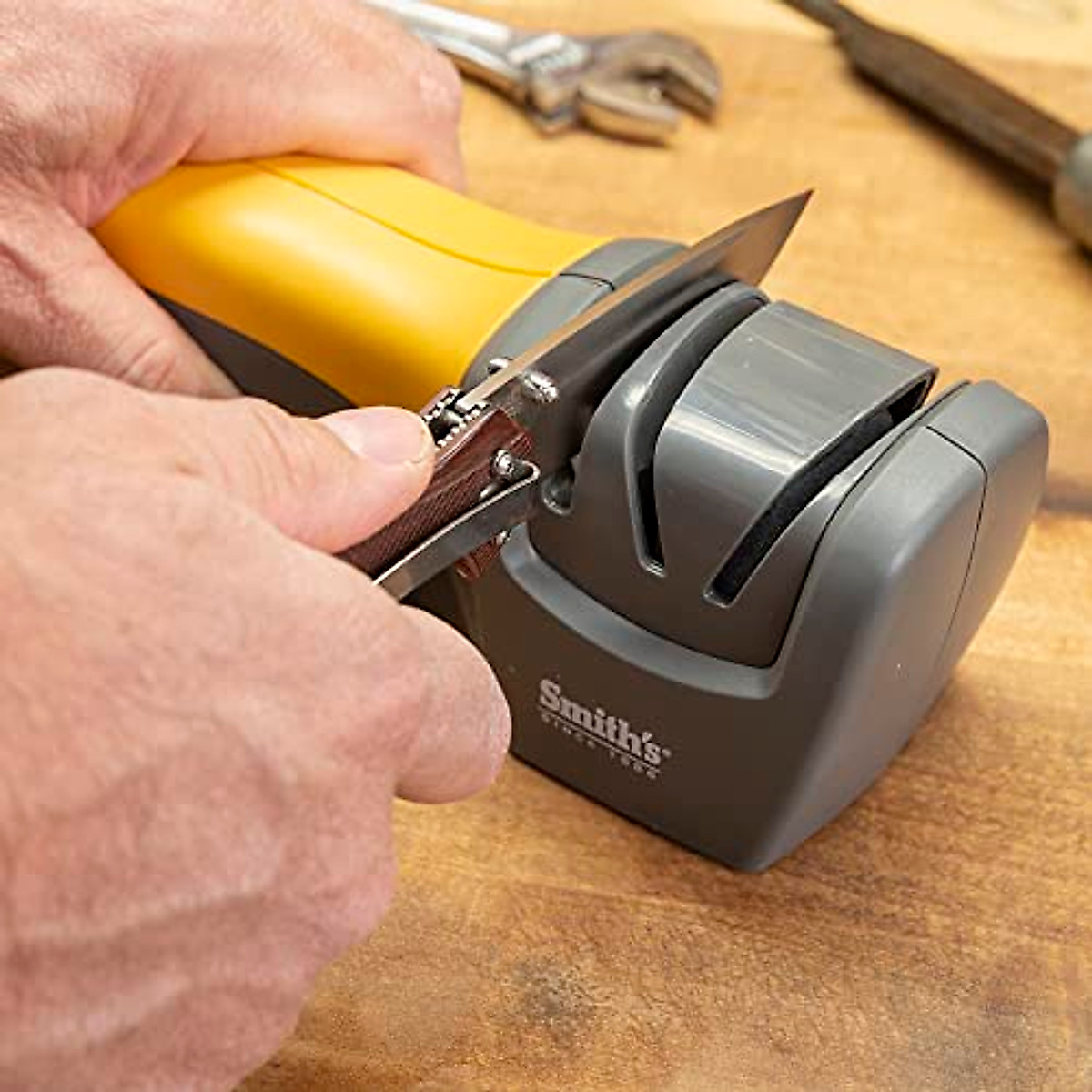 Smith’s 50005 Edge Pro Compact Electric Knife Sharpener - Yellow & Grey - Straight Edge 2 Stage Sharpener - Electric & Manual Sharpening - Blade Guide - Outdoor & Kitchen - Pocket & Filet Knives
