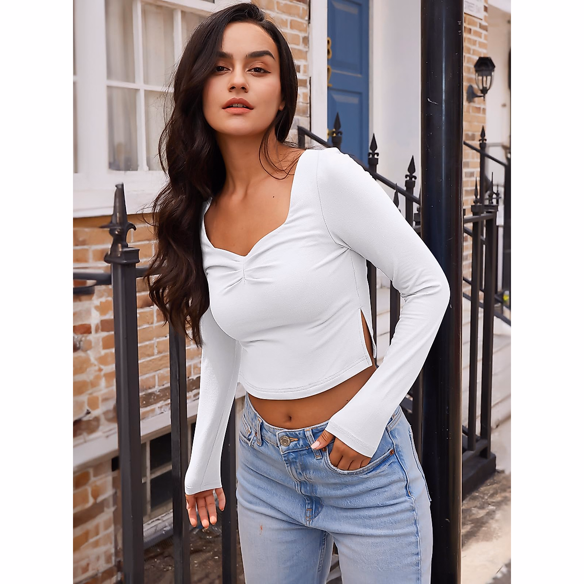 Trendy Queen Womens Long Sleeve Going Out Crop Tops Sweetheart Neck Cute Y2k T Shirts Side Slit Tees, White, S
