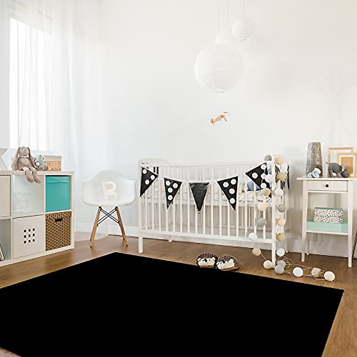 Contemporary Indoor Area Rug Solid Color Black Rug Soft Non-Shedding Carpet Floor Mats Stain Resistant Living Room Bedroom Area Rugs Washable 2' x 3'