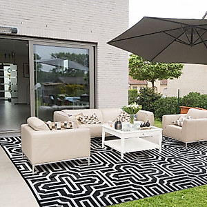 Plastic Straw Rug, Patio Rug Outdoor,RV Rug ,Reversible mats, Large Floor Mat and Rug for Outdoors, RV, Patio, Backyard, Deck, Picnic, Beach, Trailer, Camping (Black, 9x12)… (Black)