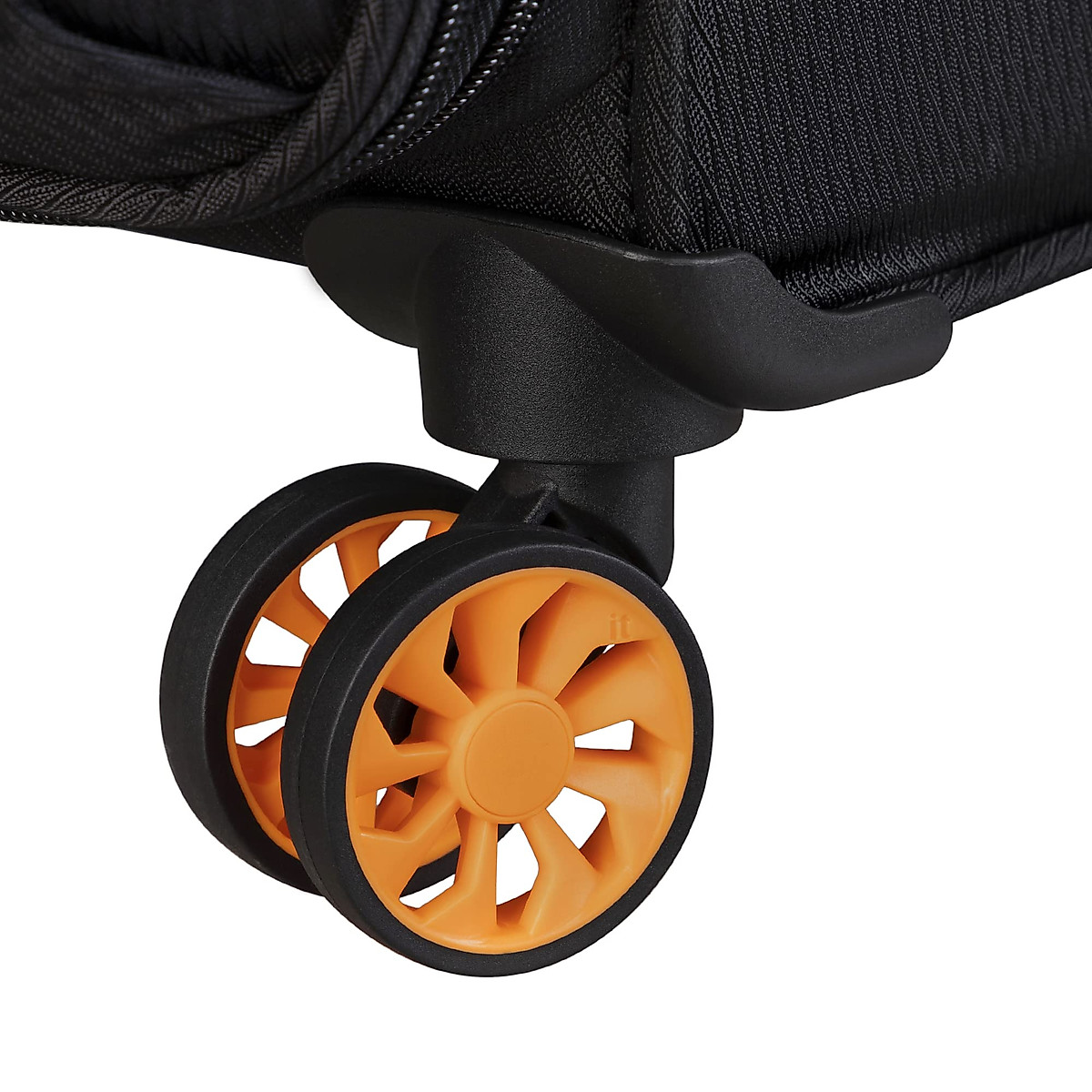 it luggage Lykke 22" Softside Carry-On 8 Wheel Spinner, Black