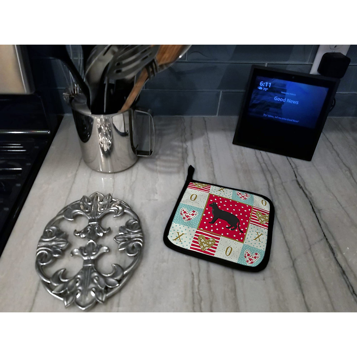 Caroline's Treasures CK5579PTHD Chausie Black Cat Love Pair of Pot Holders, Red Kitchen Heat Resistant Pot Holders Sets Oven Hot Pads for Cooking Baking BBQ, 7 1/2 x 7 1/2