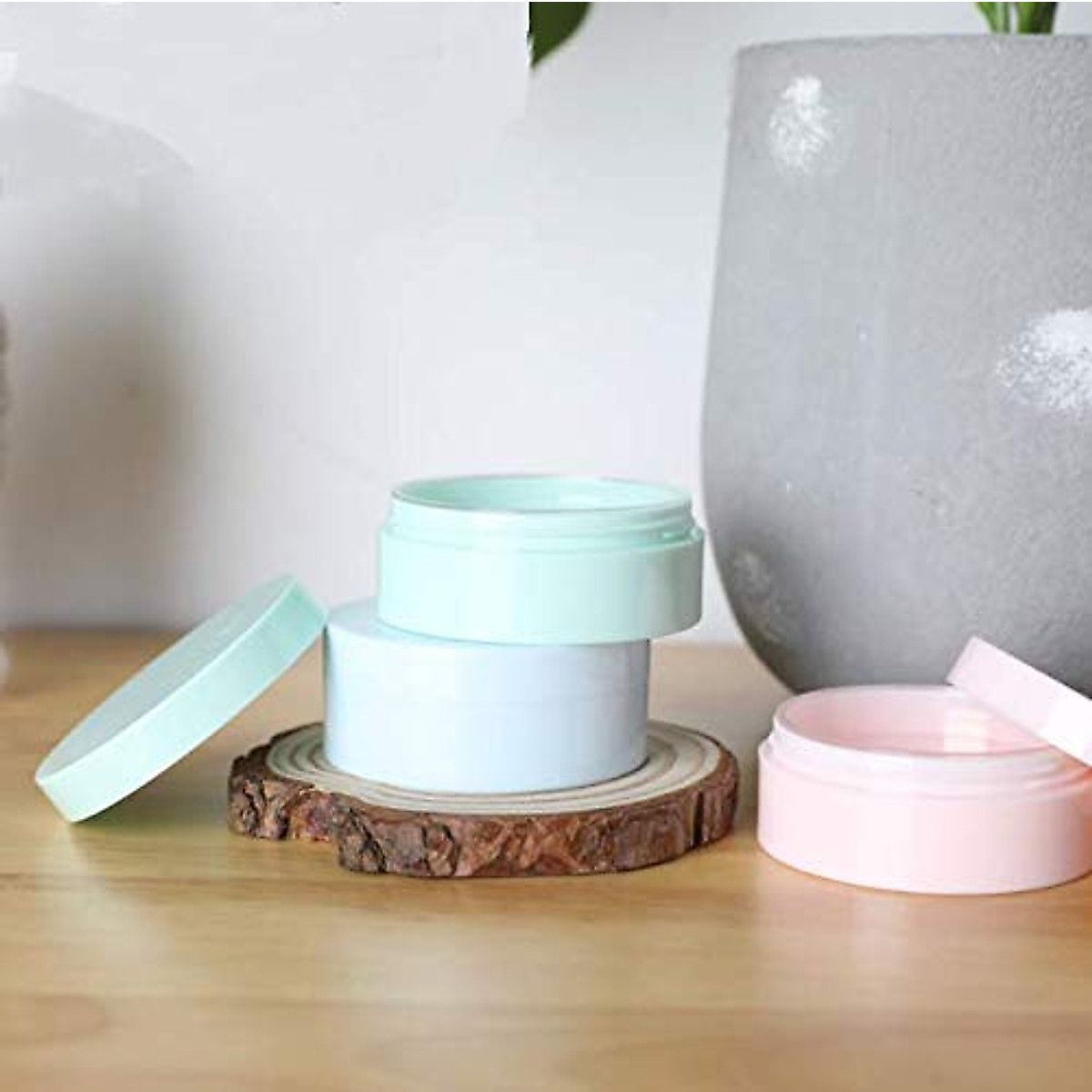 DNHCLL 3PCS 5ml High-grade Empty powder box,Travel Portable Plastic Empty Powder Case Make-up Loose Powder Puff Box Container With Sifter and Lids(Pink,Blue and Green)