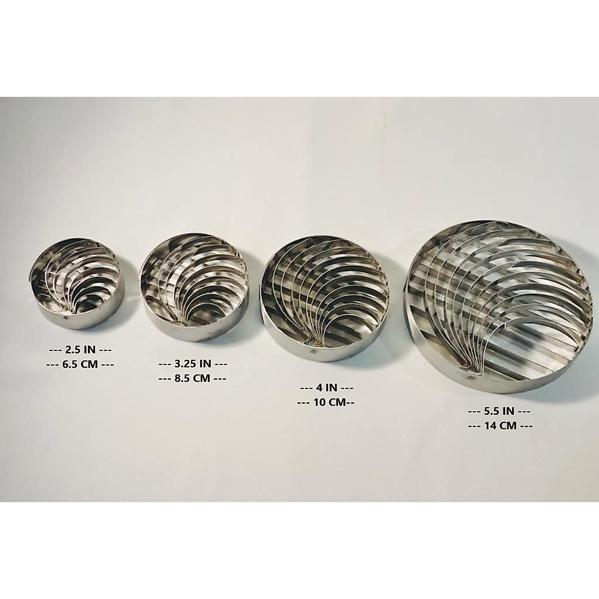 Concha Cutter Mexican Bread Tool Cortador de Conchas para Pan, 4 Inches Diameter 0.9 Inches Height Two Sided Stainless Steel (4 Inches)