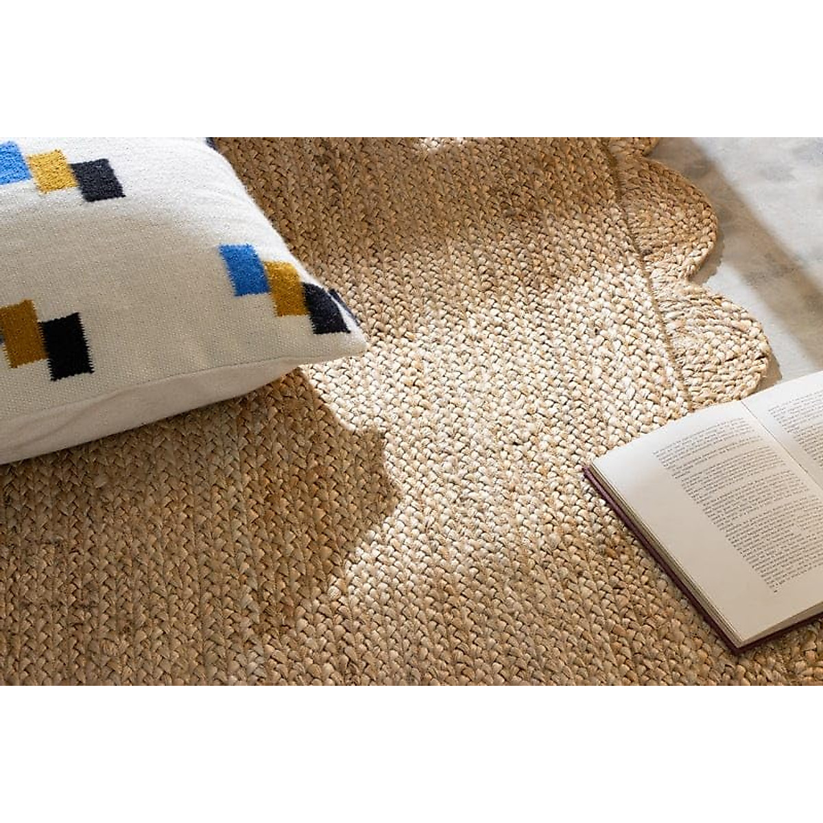 knight fury Scalloped Natural Jute Area Rug, Hand Woven Classic Rug Kitchen Rugs, Rugs for Living & Bedroom (2x3 ft)