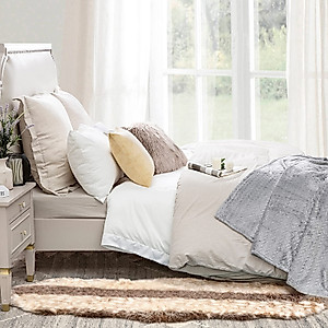 Phantoscope Faux Fur Rug, Fluffy Soft Faux Fox Fur Area Rugs for Bedroom Livingroom Kids Room Decor, Shaggy Fur Rugs Anti-Skid, Beige, 2 x 6 Feet