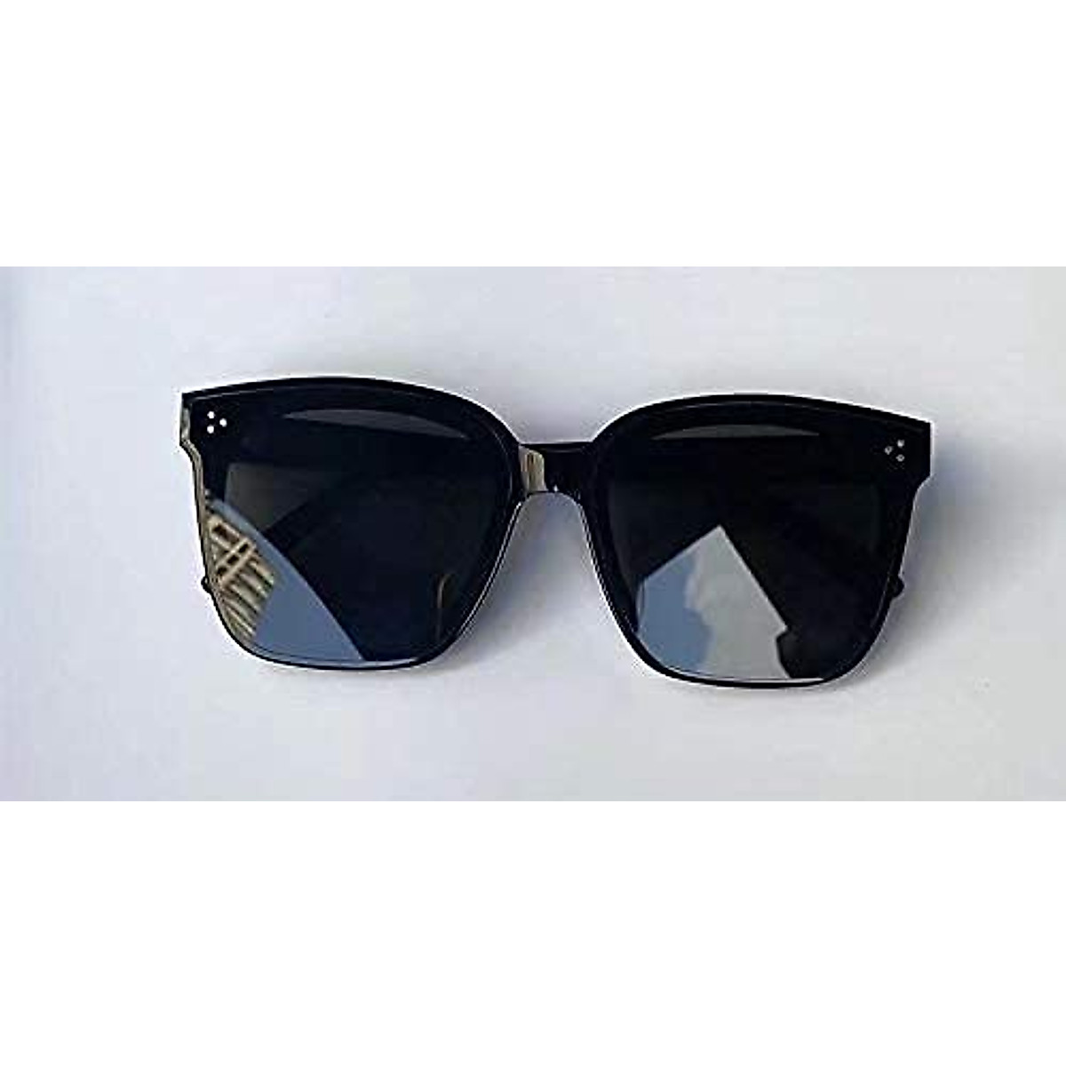 YUEBAJUN Gentle Women GM Monster Dreamer 17 01 sunglasses Anti Blue Light Women UV400 Oversized Unisex Polarized Sunglasses for Men Women - black Dreamer 17 01…