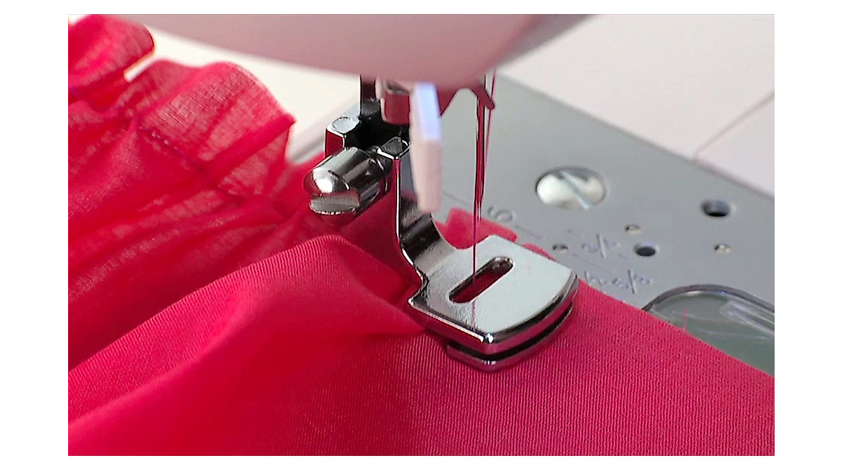 SINGER Gathering Presser Foot for Low-Shank Sewing