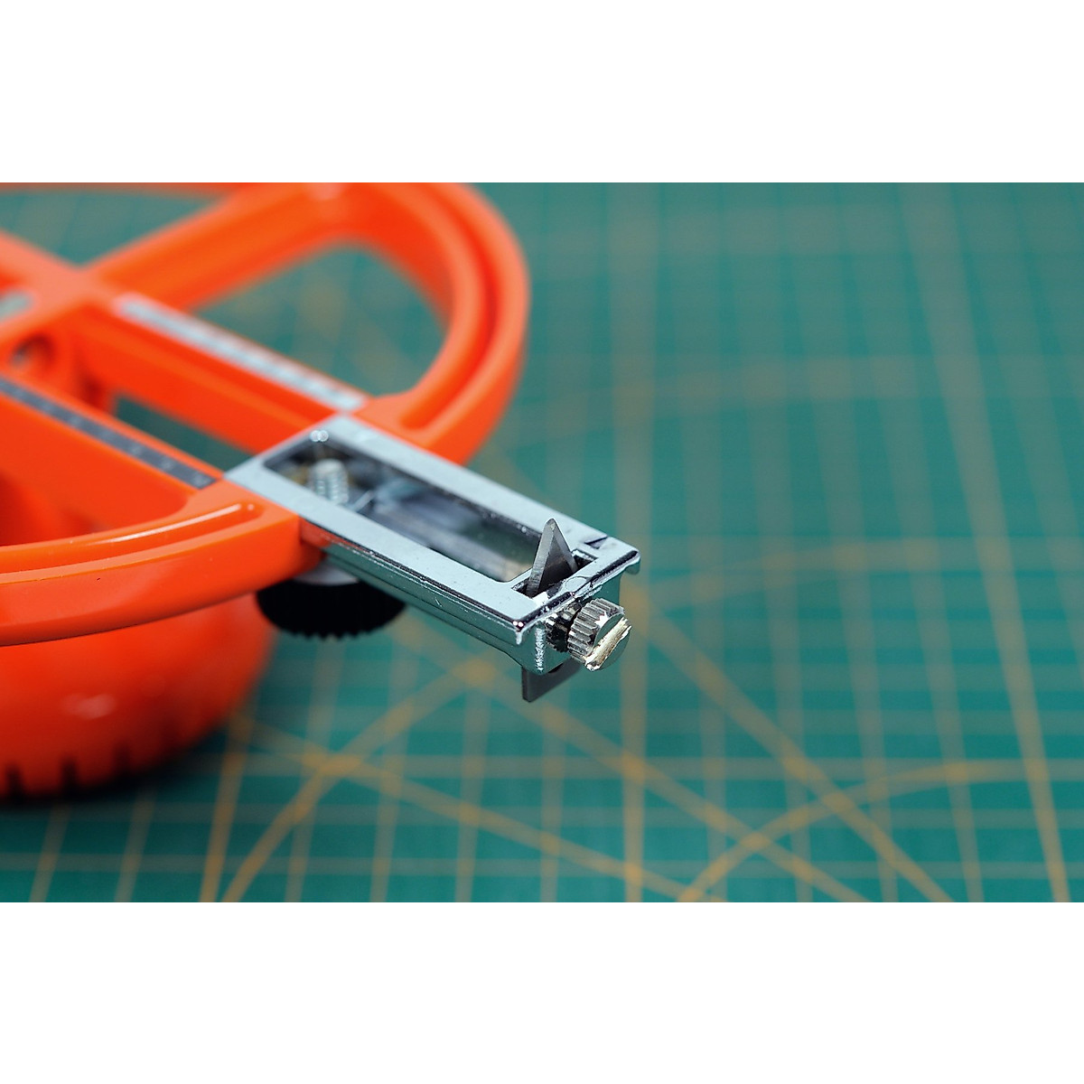 NT Cutter Heavy-Duty Circle Cutter, 1-3/16 Inches 6-5/16 Inches Diameter, 1 Cutter (C-2500P)