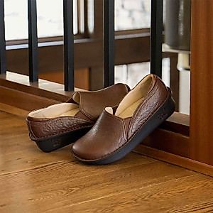 Alegria Women's Debra Cocoa Bloom Comfort Slip On Leather Clog 6-6.5 M US