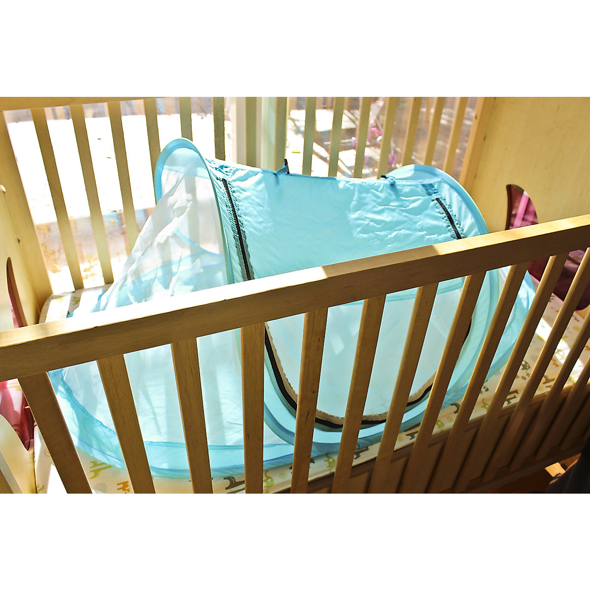MooMooBaby Pop-Up Baby Beach Crib Tent