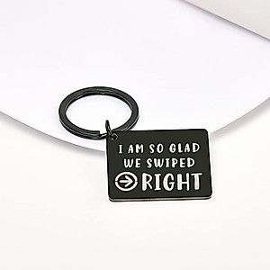 Funny Gifts for Men Boyfriend Girlfriend Birthday Gift Husband Wife Anniversary Valentine's Day Gift Keychain for BF GF Fiancee Fiance I'm So Glad We Swiped Right Black Keychain for Couple Gifts