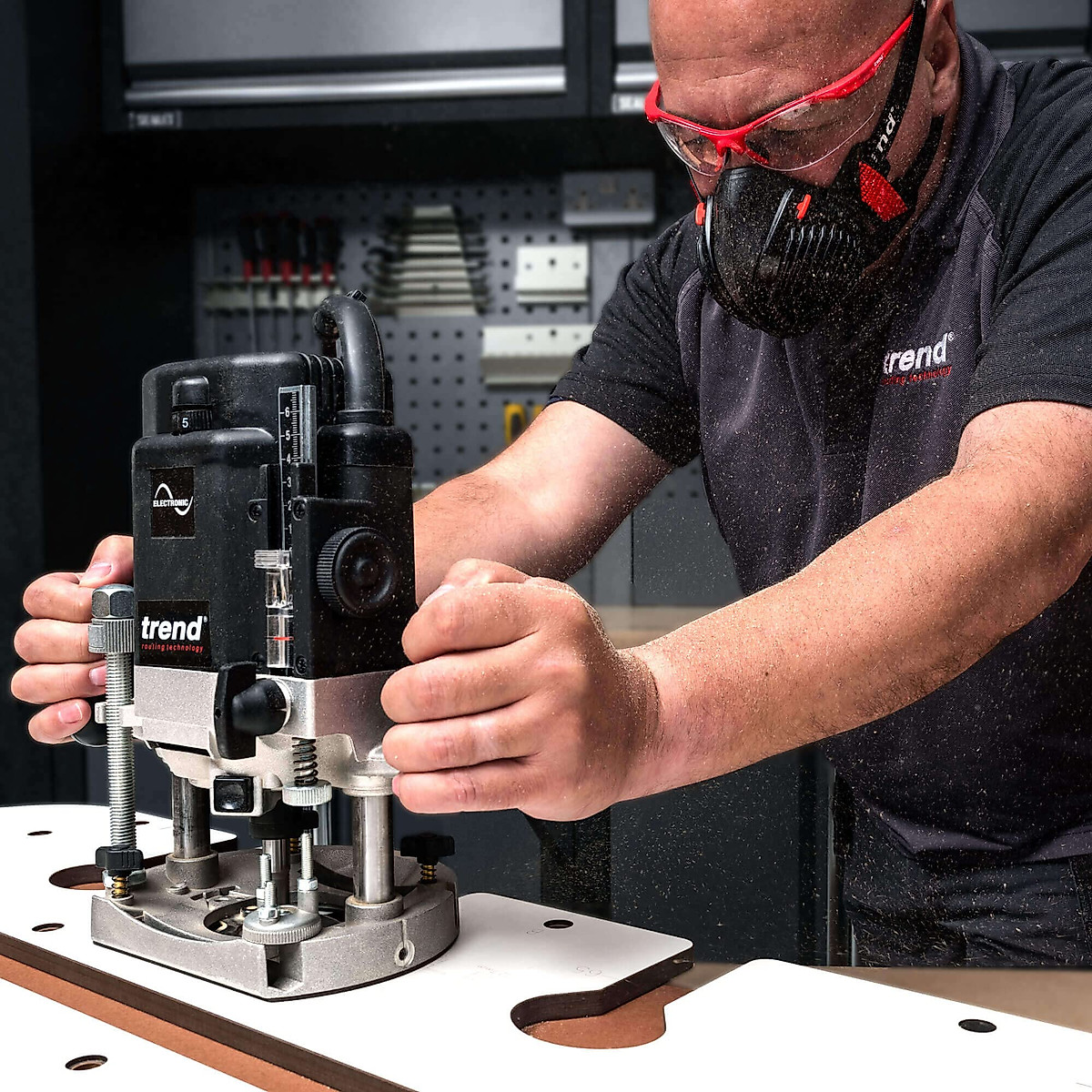 Trend Air Stealth Dust Mask, Half Mask with Replaceable Twin HEPAC Filters for Woodworking, Building & Construction Work, Small/Medium (Colors may vary), STEALTH/SM