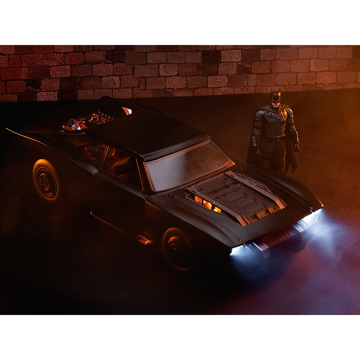 Jada Toys DC Comics The Batman 1:18 Batmobile with Lights Die-cast Car & 3.75" Batman Figure, Toys for Kids and Adults,Black