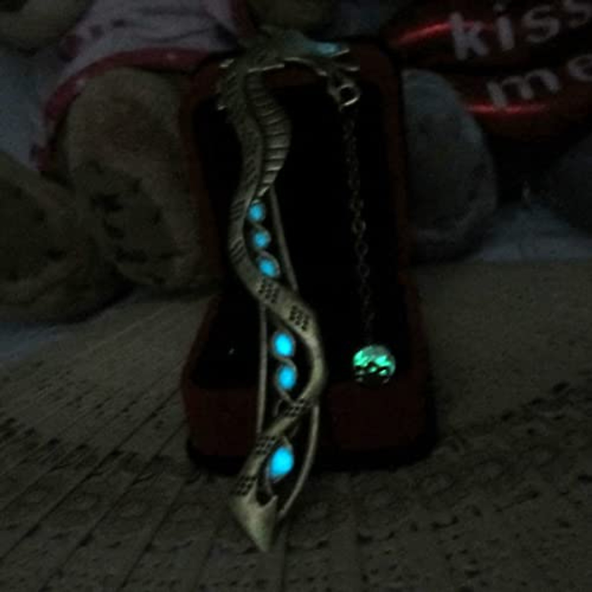 Operitacx Bead Gift The Glowing Reader Hairpin Retro Stationery Luminous Use Favors Pendant Lovers Shape with and D Alloy Book Bookmarks in Gifts for Metal Glow Daily Pearl Dragon