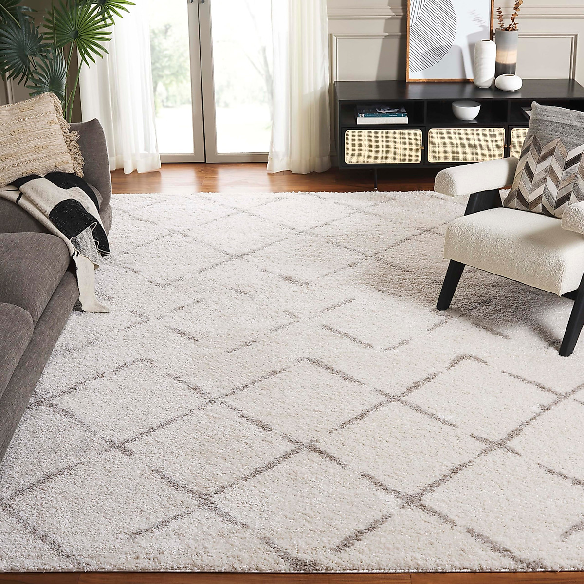 SAFAVIEH Arizona Shag Collection Area Rug - 9' x 12', Ivory & Beige, Moroccan Diamond Design, Non-Shedding & Easy Care, 1.6-inch Thick Ideal for High Traffic Areas in Living Room, Bedroom (ASG743A)