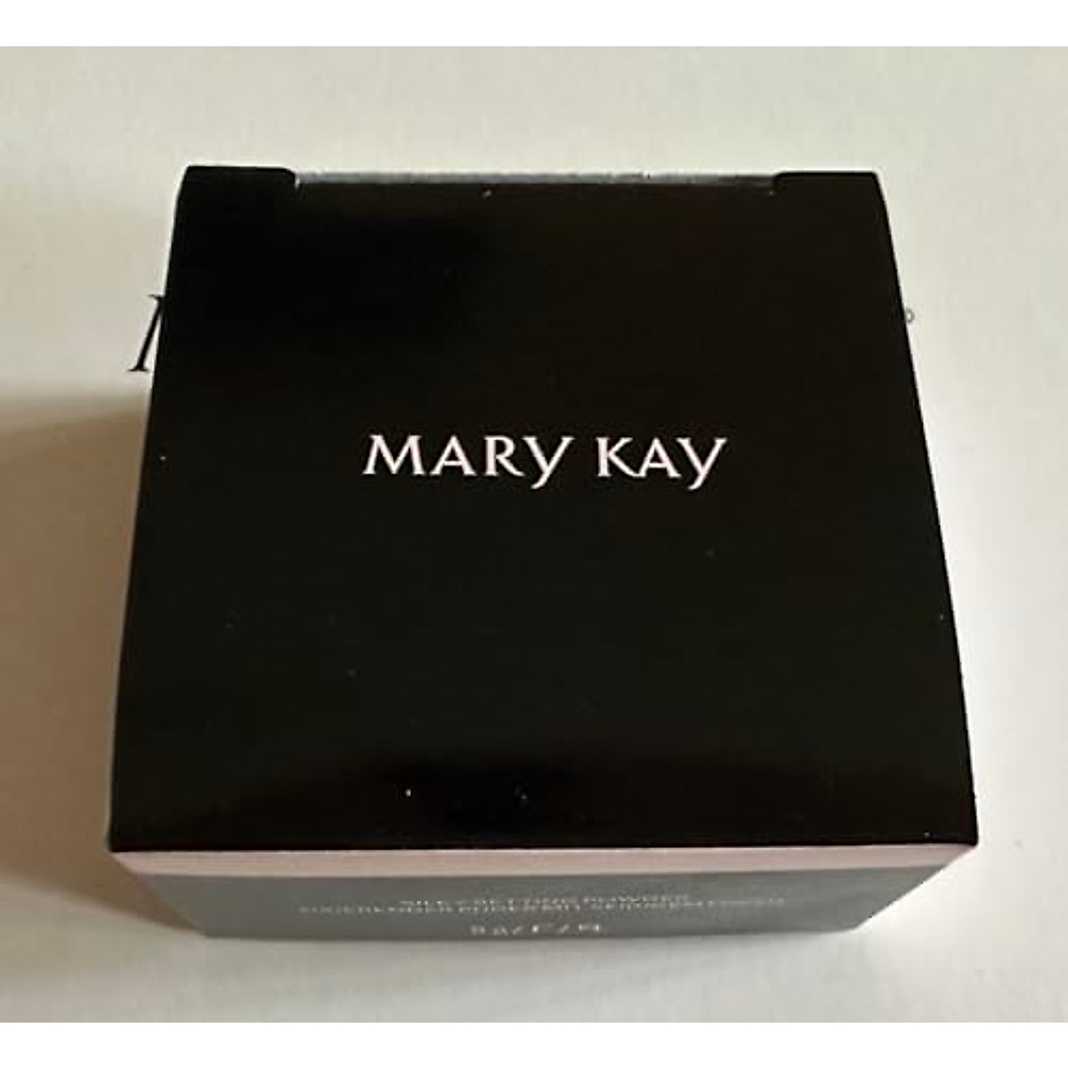 Mary Kay Silky Setting Powder 0.28 oz Light Medium Ivory 175891