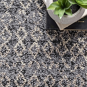 nuLOOM Elodie Distressed Diamonds Accent Rug, 3x5, Grey