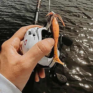 Piscifun Carbon XCS Baitcaster Reel, 5.5 oz Baitcasting Fishing Reel, 8.1:1 Gear Ratio & Dual Brake System Carbon Frame Smooth Casting Reel, Matte White Right Handed